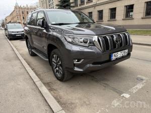 Серый Тойота Ленд Крузер 2022 в Рига, объемом двигателя 2.80 л и пробегом 129 тыс. км за 52500 €, фото 3 на AUTOMOTO.COM.LV