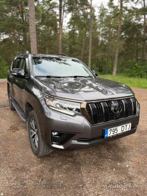 Pelēks Toyota Land Cruiser 2022 Tallina, ar dzinēja tilpumu 2.80 L un nobraukumu 95 tūkst. km par 63000 €, foto 3 vietnē AUTOMOTO.COM.LV