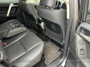 Pelēks Toyota Land Cruiser 2022 Tallina, ar dzinēja tilpumu 2.80 L un nobraukumu 95 tūkst. km par 63000 €, foto 9 vietnē AUTOMOTO.COM.LV