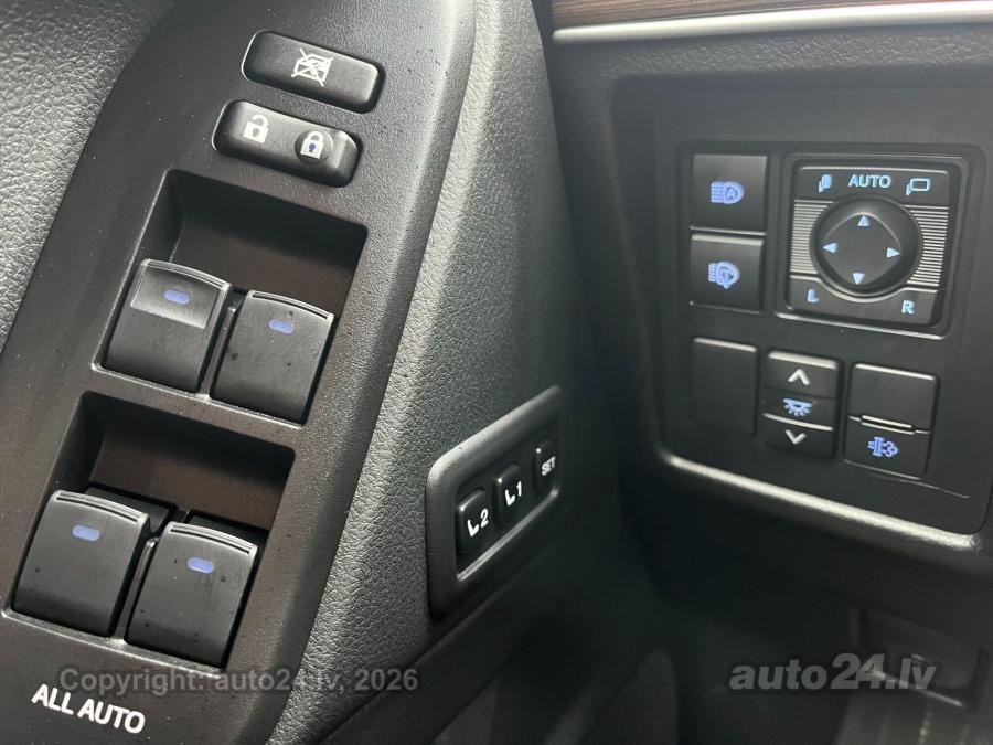 Pelēks Toyota Land Cruiser 2022 Tallina, ar dzinēja tilpumu 2.80 L un nobraukumu 95 tūkst. km par 63000 €, foto 10 vietnē AUTOMOTO.COM.LV