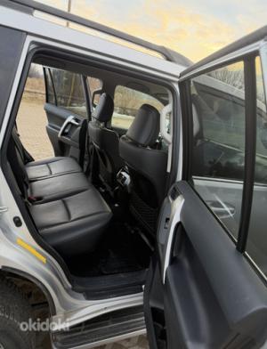 Grey Toyota Land Cruiser 2022 in Tallinn, with an engine capacity of 2.80 L and mileage of 79 thousand km for 58000 €, photo 9 on AUTOMOTO.COM.LV