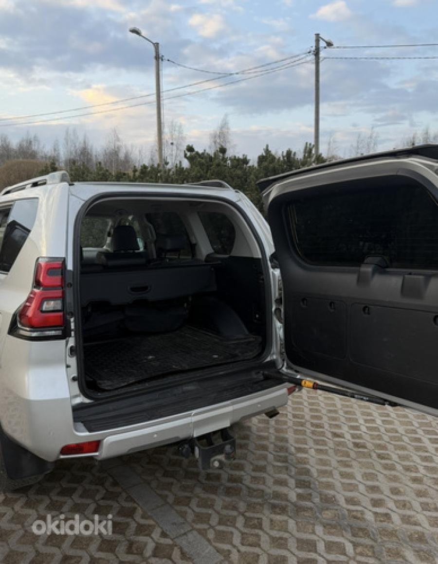 Grey Toyota Land Cruiser 2022 in Tallinn, with an engine capacity of 2.80 L and mileage of 79 thousand km for 58000 €, photo 11 on AUTOMOTO.COM.LV
