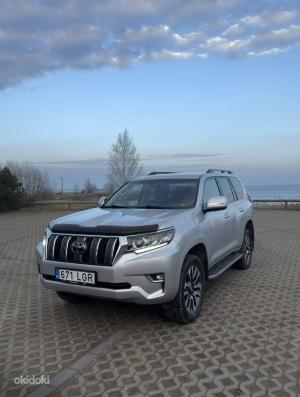 Grey Toyota Land Cruiser 2022 in Tallinn, with an engine capacity of 2.80 L and mileage of 79 thousand km for 58000 €, photo 12 on AUTOMOTO.COM.LV