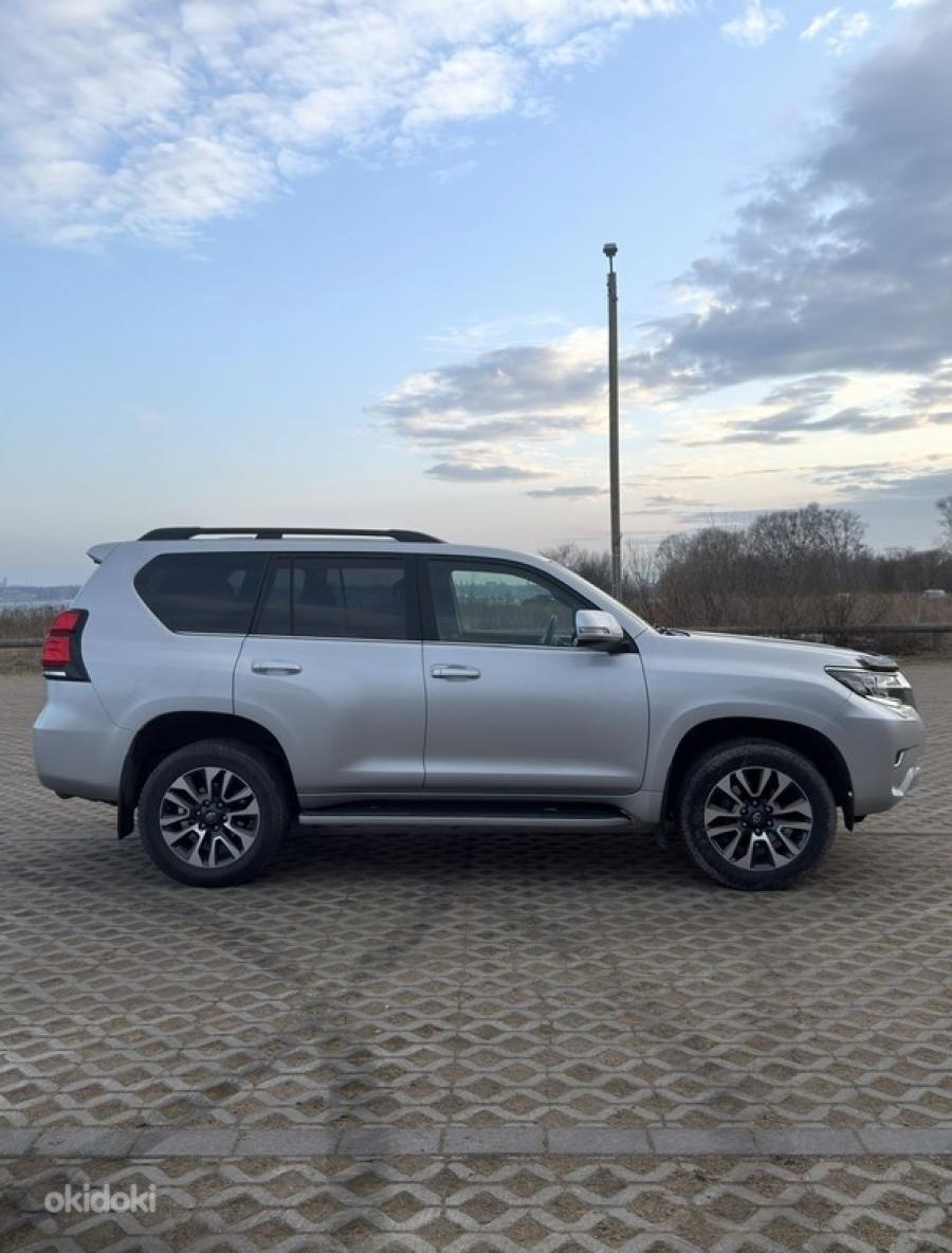 Grey Toyota Land Cruiser 2022 in Tallinn, with an engine capacity of 2.80 L and mileage of 79 thousand km for 58000 €, photo 14 on AUTOMOTO.COM.LV