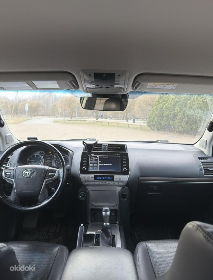 Grey Toyota Land Cruiser 2022 in Tallinn, with an engine capacity of 2.80 L and mileage of 79 thousand km for 58000 €, photo 17 on AUTOMOTO.COM.LV