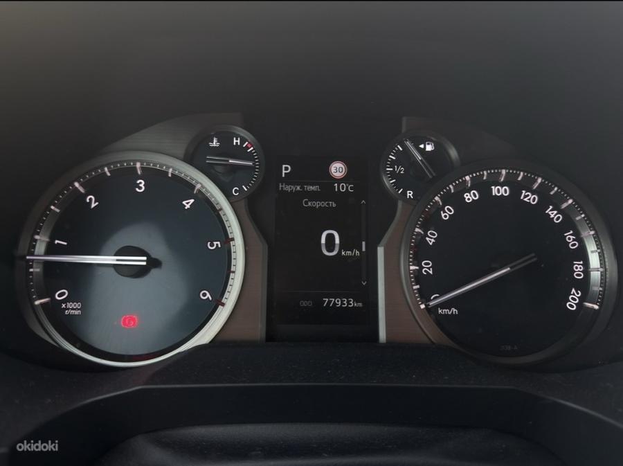 Grey Toyota Land Cruiser 2022 in Tallinn, with an engine capacity of 2.80 L and mileage of 79 thousand km for 58000 €, photo 18 on AUTOMOTO.COM.LV