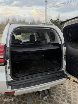 Grey Toyota Land Cruiser 2022 in Tallinn, with an engine capacity of 2.80 L and mileage of 79 thousand km for 58000 €, photo 20 on AUTOMOTO.COM.LV
