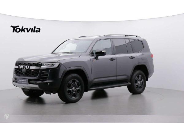 Pelēks Toyota Land Cruiser 2022 Viļņa, ar dzinēja tilpumu 3.30 L un nobraukumu 63 tūkst. km par 158000 €, foto 1 vietnē AUTOMOTO.COM.LV