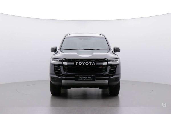 Pelēks Toyota Land Cruiser 2022 Viļņa, ar dzinēja tilpumu 3.30 L un nobraukumu 63 tūkst. km par 158000 €, foto 6 vietnē AUTOMOTO.COM.LV