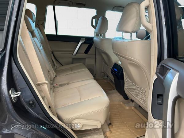 Тойота Ленд Крузер 2022 в Пярну на AUTOMOTO.COM.LV Серый Тойота Ленд Крузер 2022 в Пярну, объемом двигателя 2.80 л и пробегом 79 тыс. км за 48500 €, фото 8 на AUTOMOTO.COM.LV