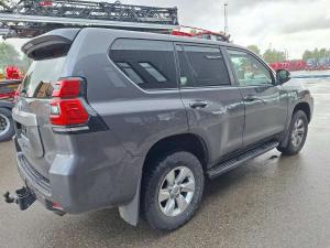 Grey Toyota Land Cruiser 2023 in Sakiai, with an engine capacity of 2.76 L and mileage of 39 thousand km for 40300 €, photo 6 on AUTOMOTO.COM.LV