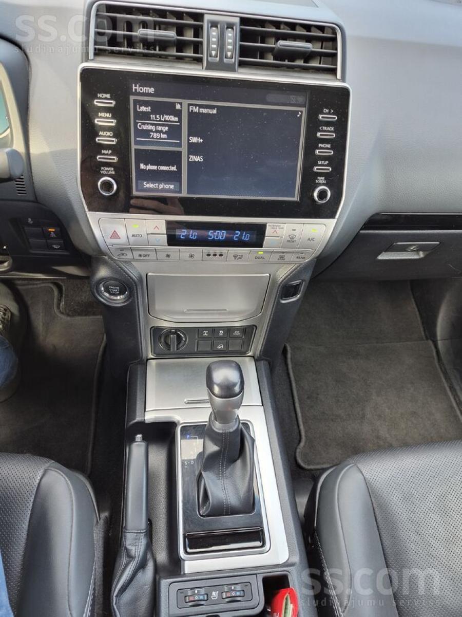 Grey Toyota Land Cruiser 2023 in Riga, with an engine capacity of 2.80 L and mileage of 54 thousand km for 46800 €, photo 13 on AUTOMOTO.COM.LV