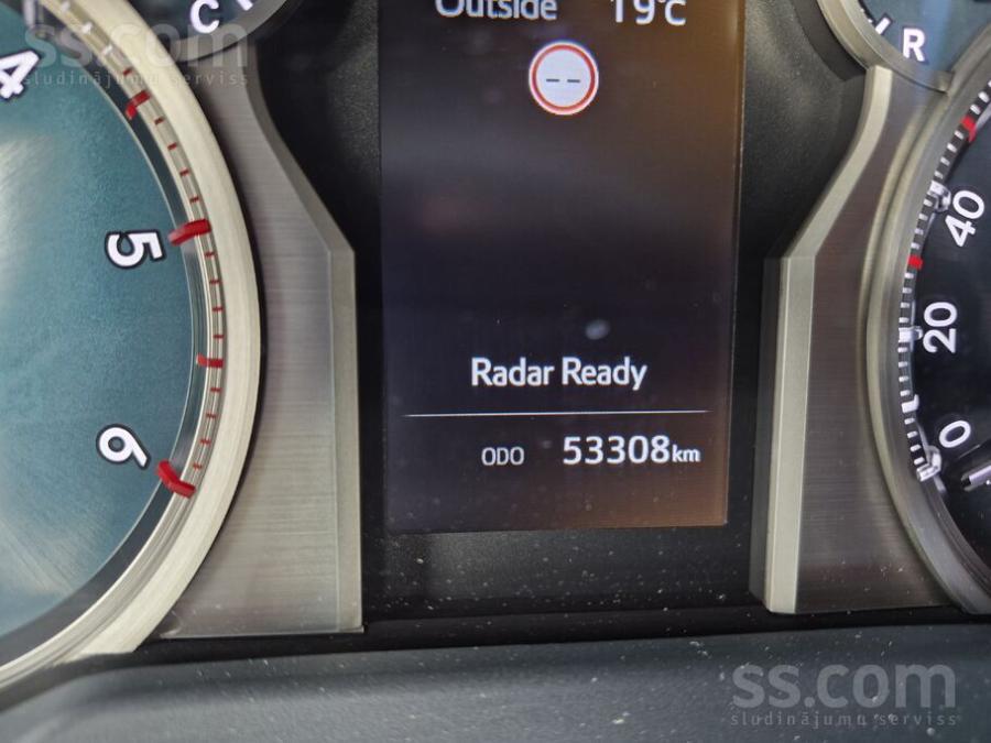 Grey Toyota Land Cruiser 2023 in Riga, with an engine capacity of 2.80 L and mileage of 54 thousand km for 46800 €, photo 18 on AUTOMOTO.COM.LV