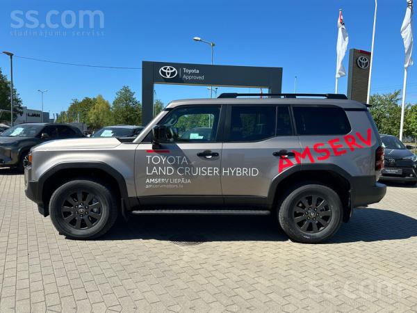 Pelēks Toyota Land Cruiser 2025 Liepāja, ar dzinēja tilpumu 2.80 L un nobraukumu 7 tūkst. km par 77900 €, foto 2 vietnē AUTOMOTO.COM.LV