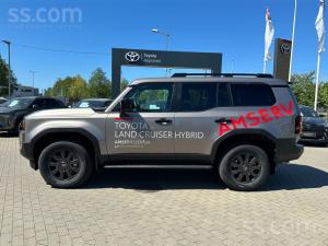Pelēks Toyota Land Cruiser 2025 Liepāja, ar dzinēja tilpumu 2.80 L un nobraukumu 7 tūkst. km par 77900 €, foto 3 vietnē AUTOMOTO.COM.LV