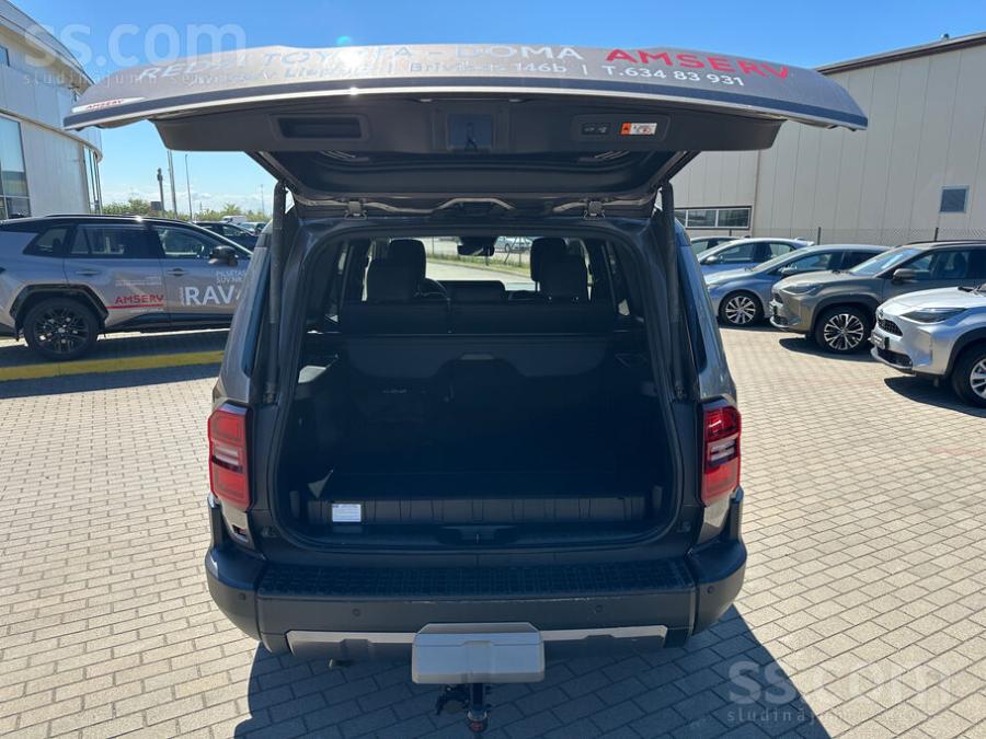 Pelēks Toyota Land Cruiser 2025 Liepāja, ar dzinēja tilpumu 2.80 L un nobraukumu 7 tūkst. km par 77900 €, foto 10 vietnē AUTOMOTO.COM.LV