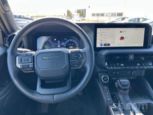 Pelēks Toyota Land Cruiser 2025 Liepāja, ar dzinēja tilpumu 2.80 L un nobraukumu 7 tūkst. km par 77900 €, foto 12 vietnē AUTOMOTO.COM.LV