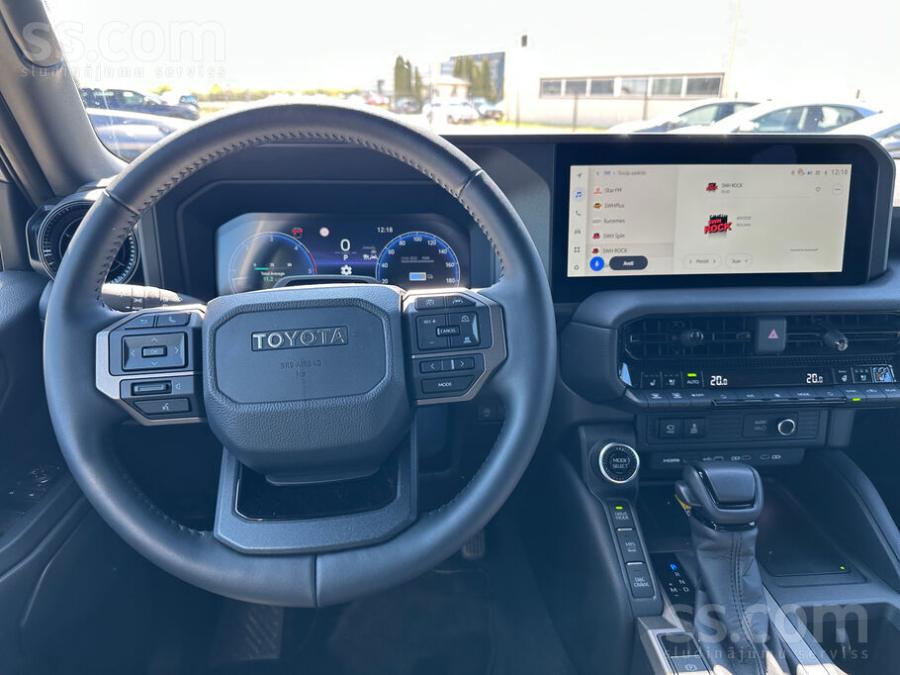 Pelēks Toyota Land Cruiser 2025 Liepāja, ar dzinēja tilpumu 2.80 L un nobraukumu 7 tūkst. km par 77900 €, foto 12 vietnē AUTOMOTO.COM.LV