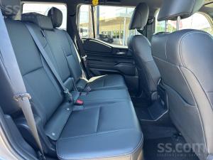 Pelēks Toyota Land Cruiser 2025 Liepāja, ar dzinēja tilpumu 2.80 L un nobraukumu 7 tūkst. km par 77900 €, foto 21 vietnē AUTOMOTO.COM.LV