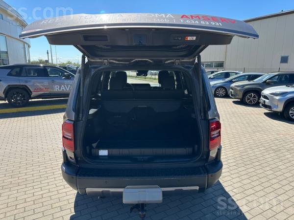 Grey Toyota Land Cruiser 2025 in Liepaja, with an engine capacity of 2.80 L and mileage of 7 thousand km for 77700 €, photo 9 on AUTOMOTO.COM.LV