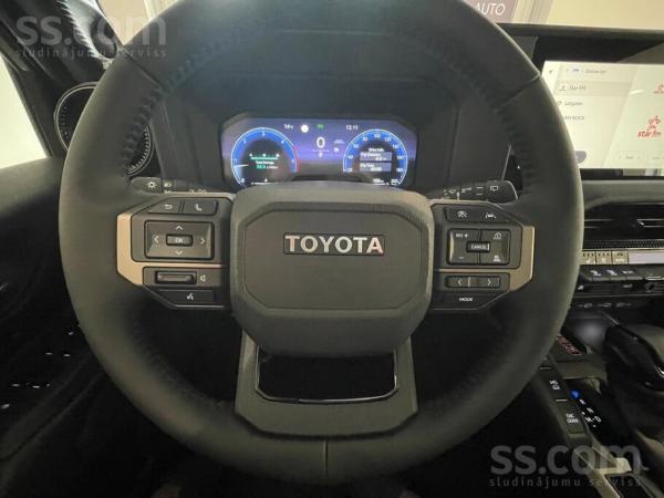 Grey Toyota Land Cruiser 2025 in Jekabpils, with an engine capacity of 2.80 L and mileage of 10 thousand km for 83900 €, photo 10 on AUTOMOTO.COM.LV