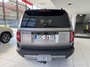 Grey Toyota Land Cruiser 2025 in Riga, with an engine capacity of 2.80 L and mileage of 20 thousand km for 82500 €, photo 4 on AUTOMOTO.COM.LV
