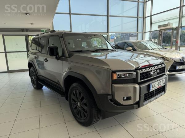 Grey Toyota Land Cruiser 2025 in Riga, with an engine capacity of 2.80 L and mileage of 20 thousand km for 82500 €, photo 5 on AUTOMOTO.COM.LV