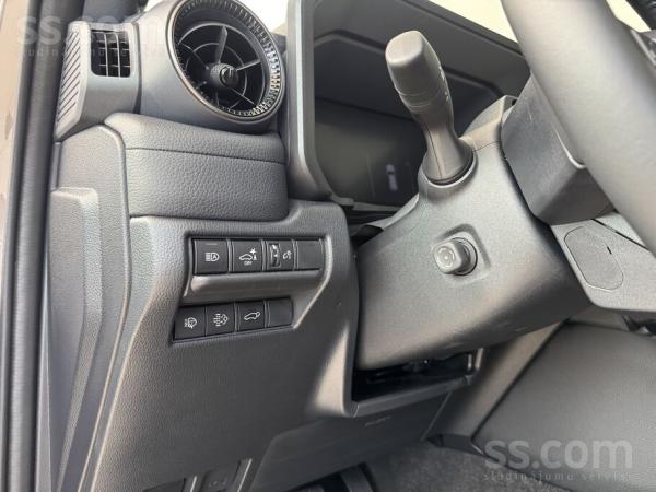 Grey Toyota Land Cruiser 2025 in Riga, with an engine capacity of 2.80 L and mileage of 20 thousand km for 82500 €, photo 9 on AUTOMOTO.COM.LV