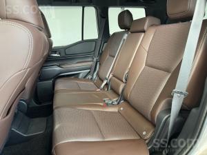 Grey Toyota Land Cruiser 2025 in Riga, with an engine capacity of 2.80 L and mileage of 20 thousand km for 82500 €, photo 12 on AUTOMOTO.COM.LV