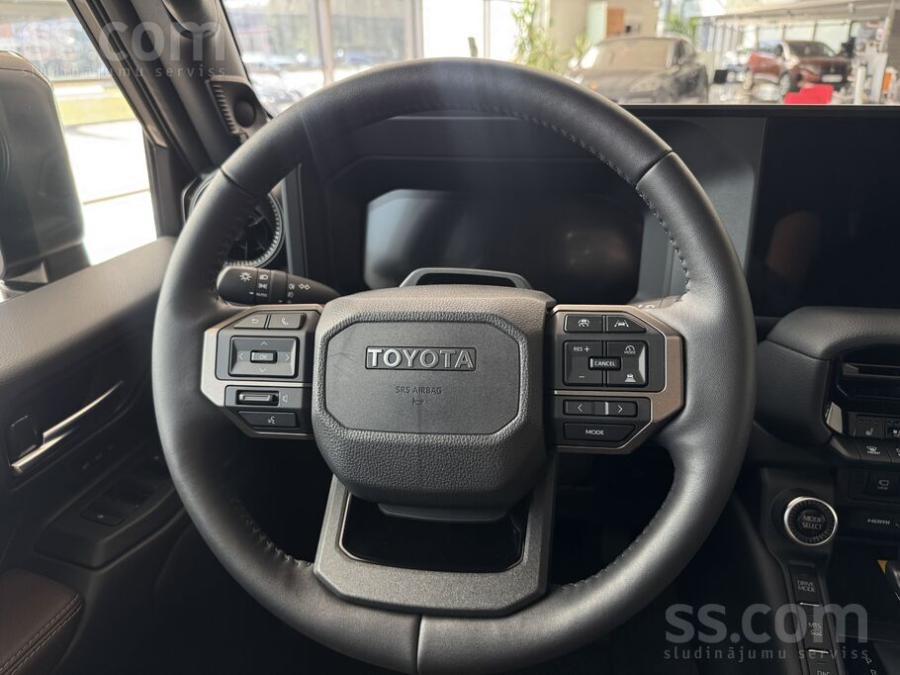 Grey Toyota Land Cruiser 2025 in Riga, with an engine capacity of 2.80 L and mileage of 20 thousand km for 82500 €, photo 15 on AUTOMOTO.COM.LV