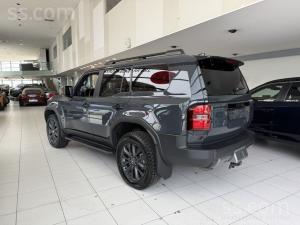 Pelēks Toyota Land Cruiser 2025 Rīga, ar dzinēja tilpumu 2.80 L un nobraukumu 17 tūkst. km par 79900 €, foto 4 vietnē AUTOMOTO.COM.LV