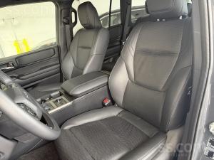 Pelēks Toyota Land Cruiser 2025 Rīga, ar dzinēja tilpumu 2.80 L un nobraukumu 17 tūkst. km par 79900 €, foto 10 vietnē AUTOMOTO.COM.LV