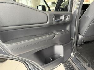 Pelēks Toyota Land Cruiser 2025 Rīga, ar dzinēja tilpumu 2.80 L un nobraukumu 17 tūkst. km par 79900 €, foto 13 vietnē AUTOMOTO.COM.LV