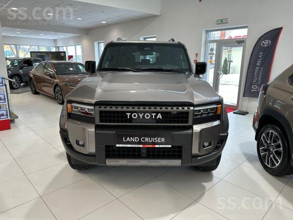 Grey Toyota Land Cruiser 2026 in Jekabpils, with an engine capacity of 2.80 L and mileage of 10 thousand km for 82500 €, photo 2 on AUTOMOTO.COM.LV