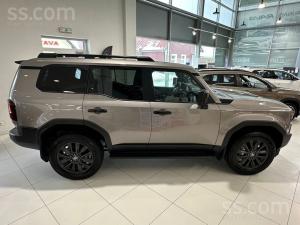 Grey Toyota Land Cruiser 2026 in Jekabpils, with an engine capacity of 2.80 L and mileage of 10 thousand km for 82500 €, photo 4 on AUTOMOTO.COM.LV