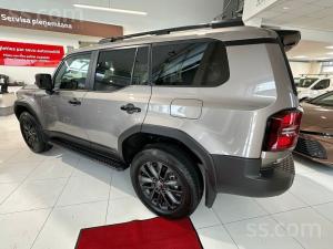 Grey Toyota Land Cruiser 2026 in Jekabpils, with an engine capacity of 2.80 L and mileage of 10 thousand km for 82500 €, photo 6 on AUTOMOTO.COM.LV