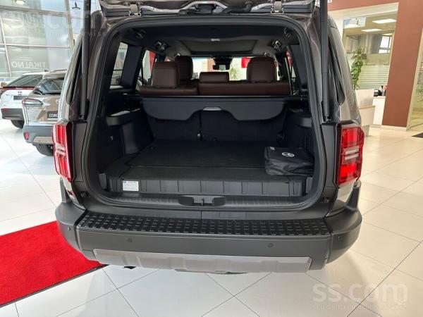 Grey Toyota Land Cruiser 2026 in Jekabpils, with an engine capacity of 2.80 L and mileage of 10 thousand km for 82500 €, photo 7 on AUTOMOTO.COM.LV