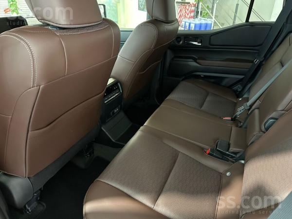 Grey Toyota Land Cruiser 2026 in Jekabpils, with an engine capacity of 2.80 L and mileage of 10 thousand km for 82500 €, photo 10 on AUTOMOTO.COM.LV