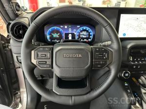 Grey Toyota Land Cruiser 2026 in Jekabpils, with an engine capacity of 2.80 L and mileage of 10 thousand km for 82500 €, photo 12 on AUTOMOTO.COM.LV