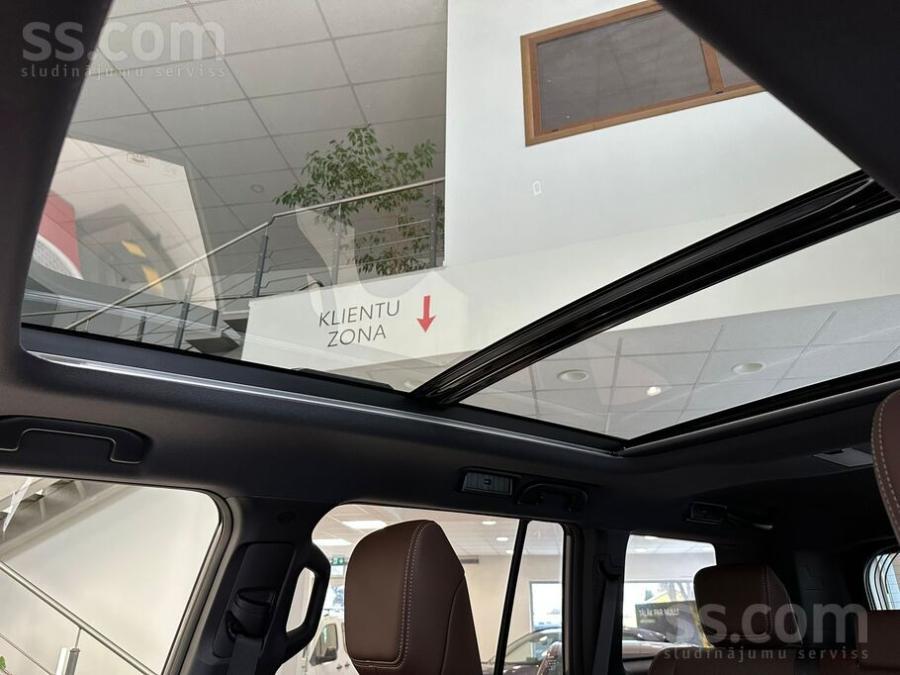Grey Toyota Land Cruiser 2026 in Jekabpils, with an engine capacity of 2.80 L and mileage of 10 thousand km for 82500 €, photo 24 on AUTOMOTO.COM.LV