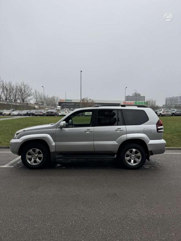 Grey Toyota Land Cruiser 2008 in Vilnius, with an engine capacity of 3.00 L and mileage of 246 thousand km for 16500 €, photo 4 on AUTOMOTO.COM.LV