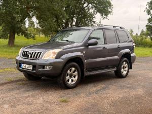 Pelēks Toyota Land Cruiser 2004 Tartu, ar dzinēja tilpumu 3.00 L un nobraukumu 332 tūkst. km par 6200 €, foto  vietnē AUTOMOTO.COM.LV