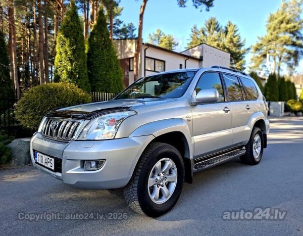 Pelēks Toyota Land Cruiser 2005 Tallina, ar dzinēja tilpumu 3.00 L un nobraukumu 0 tūkst. km par 9000 €, foto 1 vietnē AUTOMOTO.COM.LV