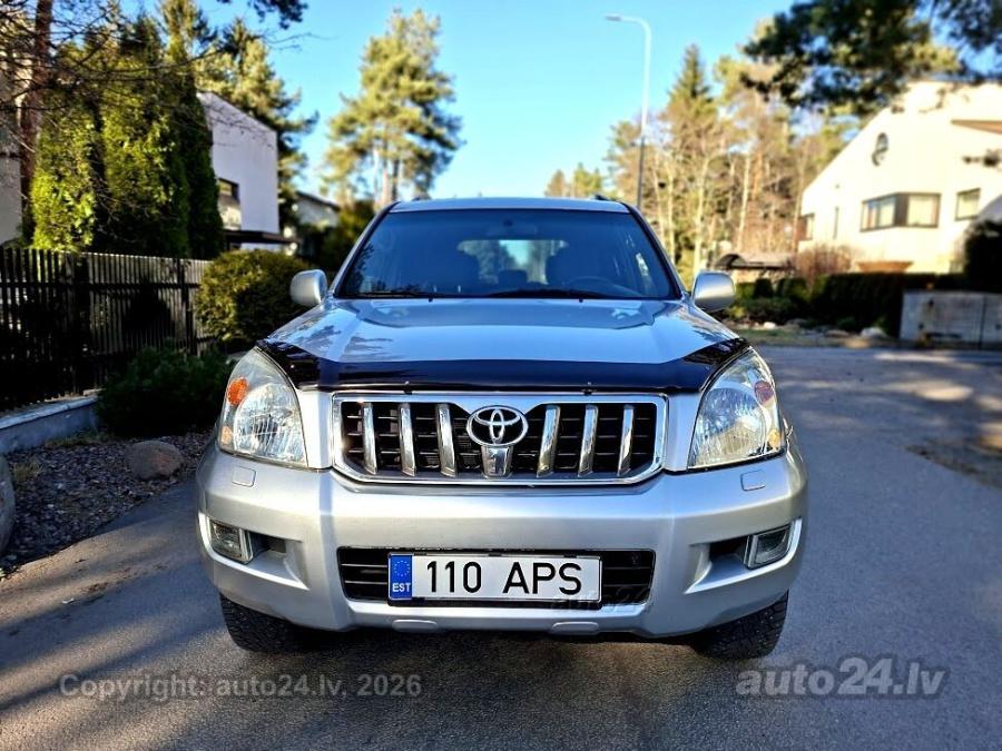 Pelēks Toyota Land Cruiser 2005 Tallina, ar dzinēja tilpumu 3.00 L un nobraukumu 0 tūkst. km par 9000 €, foto 3 vietnē AUTOMOTO.COM.LV