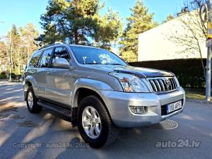 Pelēks Toyota Land Cruiser 2005 Tallina, ar dzinēja tilpumu 3.00 L un nobraukumu 0 tūkst. km par 9000 €, foto 4 vietnē AUTOMOTO.COM.LV