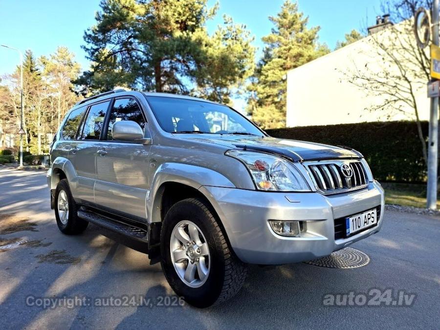 Pelēks Toyota Land Cruiser 2005 Tallina, ar dzinēja tilpumu 3.00 L un nobraukumu 0 tūkst. km par 9000 €, foto 4 vietnē AUTOMOTO.COM.LV
