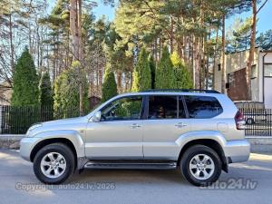 Pelēks Toyota Land Cruiser 2005 Tallina, ar dzinēja tilpumu 3.00 L un nobraukumu 0 tūkst. km par 9000 €, foto 5 vietnē AUTOMOTO.COM.LV