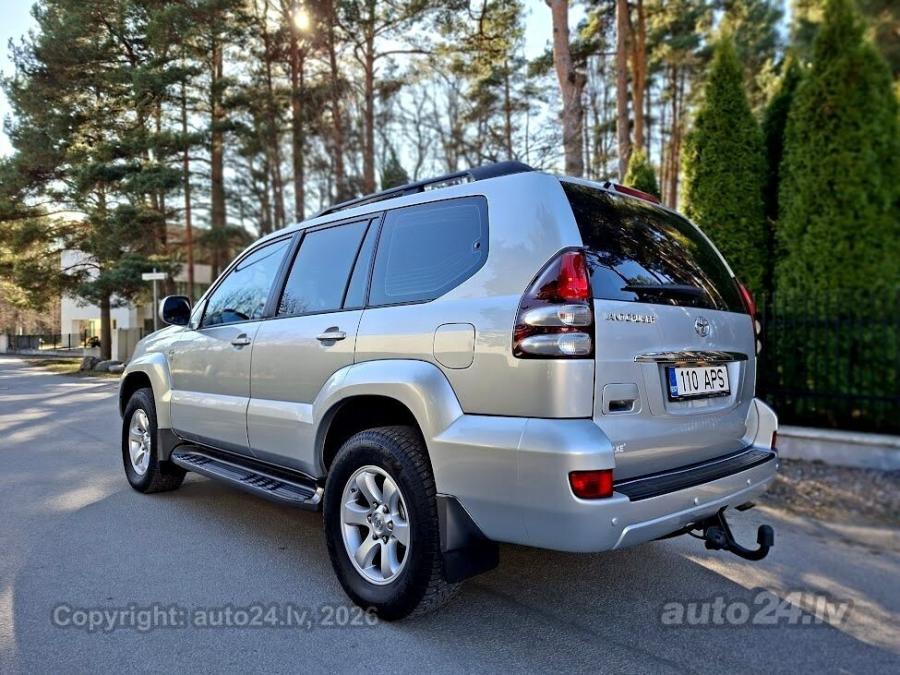 Pelēks Toyota Land Cruiser 2005 Tallina, ar dzinēja tilpumu 3.00 L un nobraukumu 0 tūkst. km par 9000 €, foto 7 vietnē AUTOMOTO.COM.LV