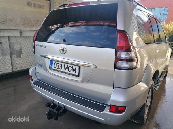 Grey Toyota Land Cruiser 2006 in Tallinn, with an engine capacity of 3.00 L and mileage of 384 thousand km for 5600 €, photo 1 on AUTOMOTO.COM.LV