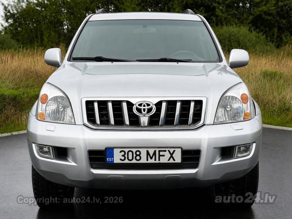 Grey Toyota Land Cruiser 2006 in Tallinn, with an engine capacity of 3.00 L and mileage of 223 thousand km for 9490 €, photo 3 on AUTOMOTO.COM.LV